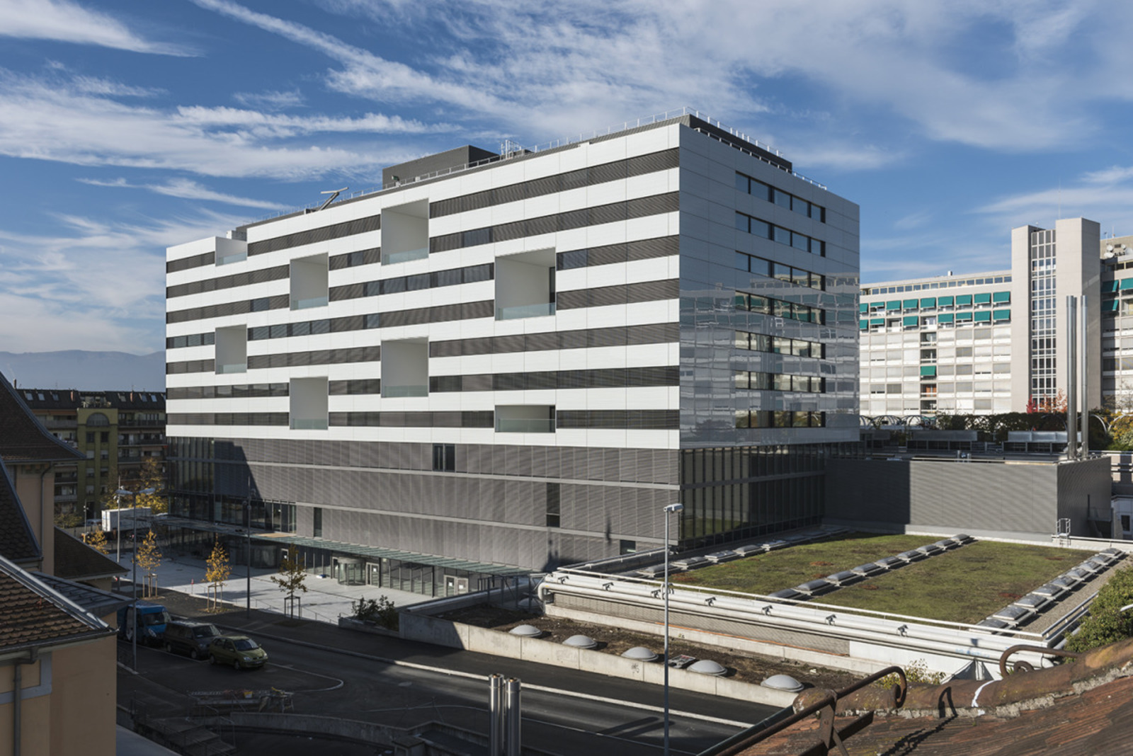 Les HUG réduisent les visites aux patients en raison du COVID - HUG